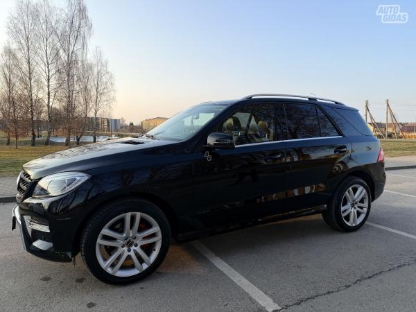 Black Mercedes-Benz ML 350 2014 in Sirvintos, with an engine capacity of 3.00 L and mileage of 273 thousand km for 12650 €, photo 1 on AUTOMOTO.COM.LV