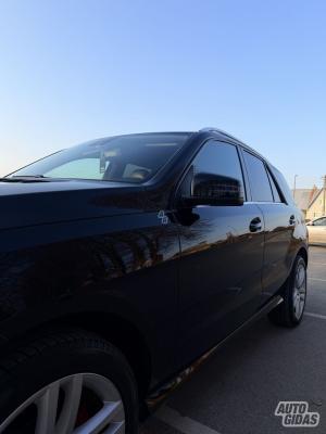 Black Mercedes-Benz ML 350 2014 in Sirvintos, with an engine capacity of 3.00 L and mileage of 273 thousand km for 12650 €, photo 7 on AUTOMOTO.COM.LV
