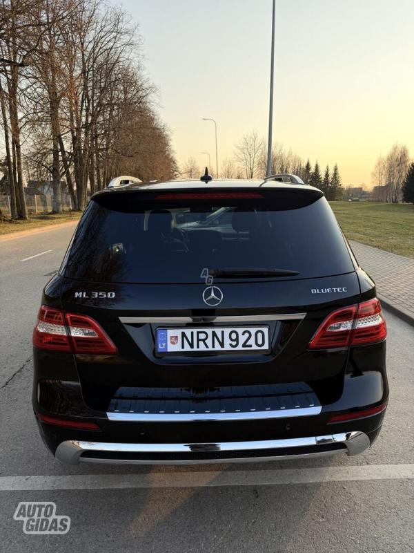 Black Mercedes-Benz ML 350 2014 in Sirvintos, with an engine capacity of 3.00 L and mileage of 273 thousand km for 12650 €, photo 7 on AUTOMOTO.COM.LV