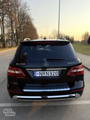 Black Mercedes-Benz ML 350 2014 in Sirvintos, with an engine capacity of 3.00 L and mileage of 273 thousand km for 12650 €, photo 8 on AUTOMOTO.COM.LV
