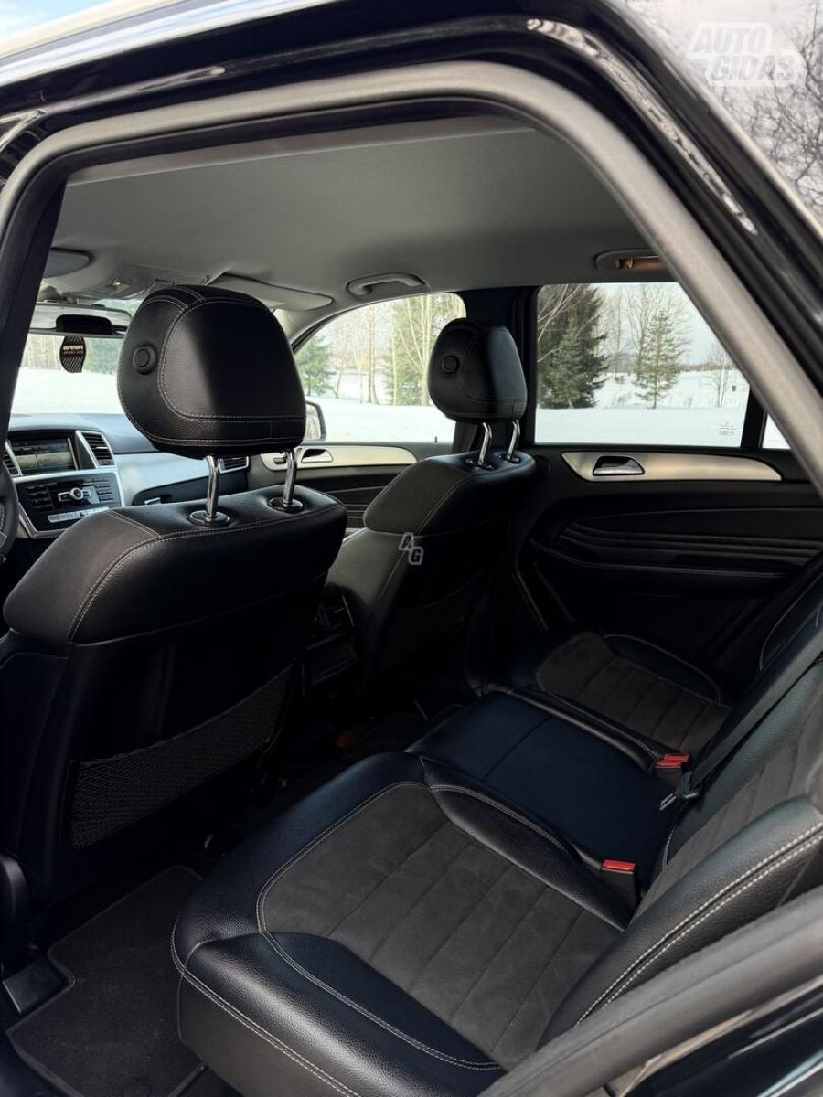 Black Mercedes-Benz ML 350 2014 in Sirvintos, with an engine capacity of 3.00 L and mileage of 273 thousand km for 12650 €, photo 10 on AUTOMOTO.COM.LV