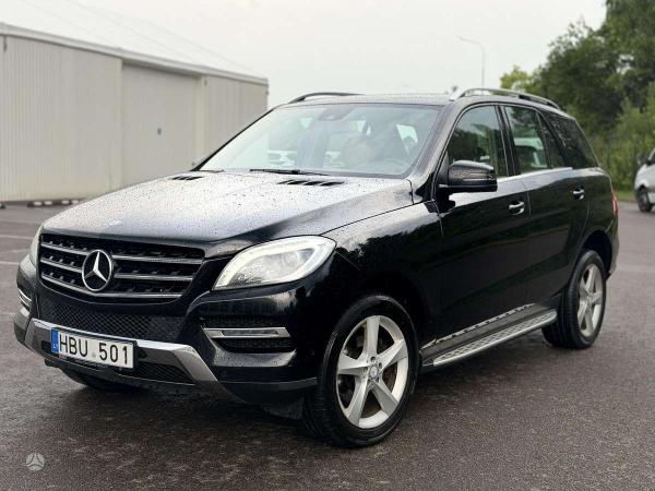 Black Mercedes-Benz ML 350 2014 in Vilnius, with an engine capacity of 2.99 L and mileage of 347 thousand km for 11900 €, photo 2 on AUTOMOTO.COM.LV