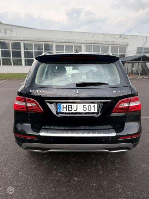 Melns Mercedes-Benz ML 350 2014 Viļņa, ar dzinēja tilpumu 2.99 L un nobraukumu 347 tūkst. km par 11900 €, foto 5 vietnē AUTOMOTO.COM.LV