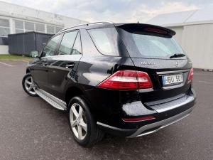 Melns Mercedes-Benz ML 350 2014 Viļņa, ar dzinēja tilpumu 2.99 L un nobraukumu 347 tūkst. km par 11900 €, foto 6 vietnē AUTOMOTO.COM.LV
