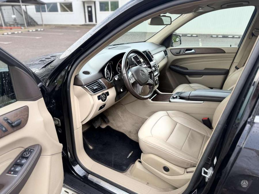 Melns Mercedes-Benz ML 350 2014 Viļņa, ar dzinēja tilpumu 2.99 L un nobraukumu 347 tūkst. km par 11900 €, foto 13 vietnē AUTOMOTO.COM.LV