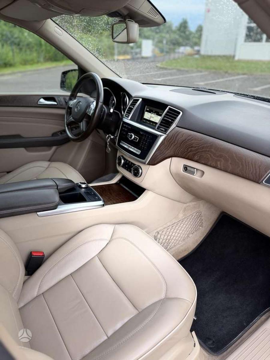 Melns Mercedes-Benz ML 350 2014 Viļņa, ar dzinēja tilpumu 2.99 L un nobraukumu 347 tūkst. km par 11900 €, foto 15 vietnē AUTOMOTO.COM.LV