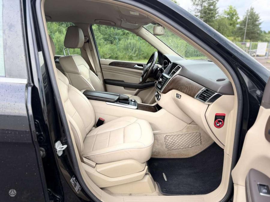 Melns Mercedes-Benz ML 350 2014 Viļņa, ar dzinēja tilpumu 2.99 L un nobraukumu 347 tūkst. km par 11900 €, foto 16 vietnē AUTOMOTO.COM.LV