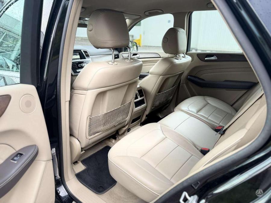 Melns Mercedes-Benz ML 350 2014 Viļņa, ar dzinēja tilpumu 2.99 L un nobraukumu 347 tūkst. km par 11900 €, foto 17 vietnē AUTOMOTO.COM.LV