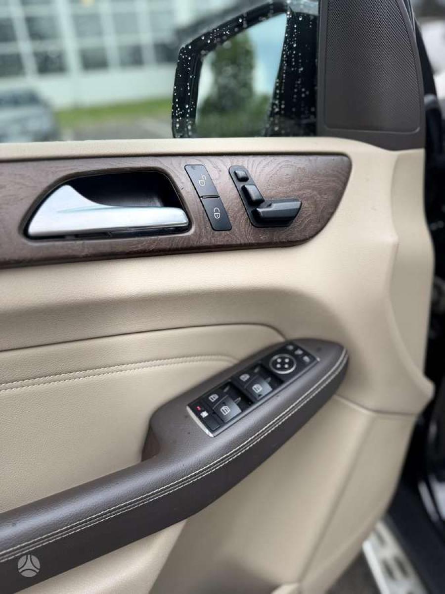 Melns Mercedes-Benz ML 350 2014 Viļņa, ar dzinēja tilpumu 2.99 L un nobraukumu 347 tūkst. km par 11900 €, foto 19 vietnē AUTOMOTO.COM.LV