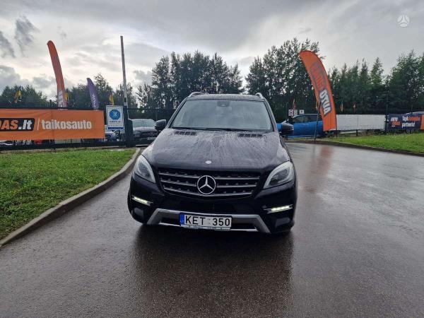 Melns Mercedes-Benz ML 350 2014 Kauņa, ar dzinēja tilpumu 2.99 L un nobraukumu 234 tūkst. km par 13990 €, foto 2 vietnē AUTOMOTO.COM.LV