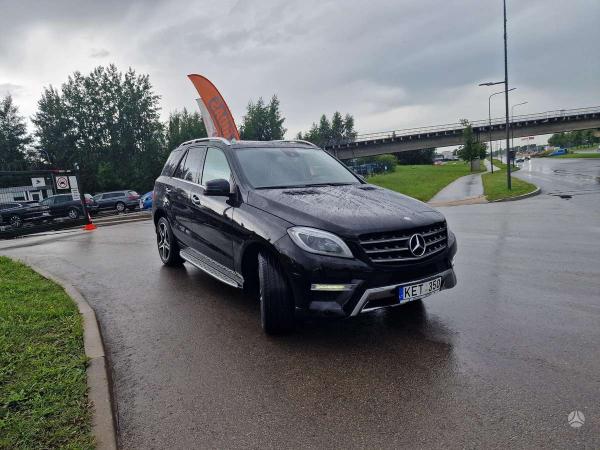 Melns Mercedes-Benz ML 350 2014 Kauņa, ar dzinēja tilpumu 2.99 L un nobraukumu 234 tūkst. km par 13990 €, foto 3 vietnē AUTOMOTO.COM.LV