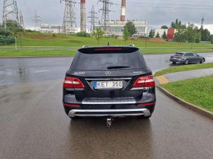 Black Mercedes-Benz ML 350 2014 in Kaunas, with an engine capacity of 2.99 L and mileage of 234 thousand km for 13990 €, photo 9 on AUTOMOTO.COM.LV