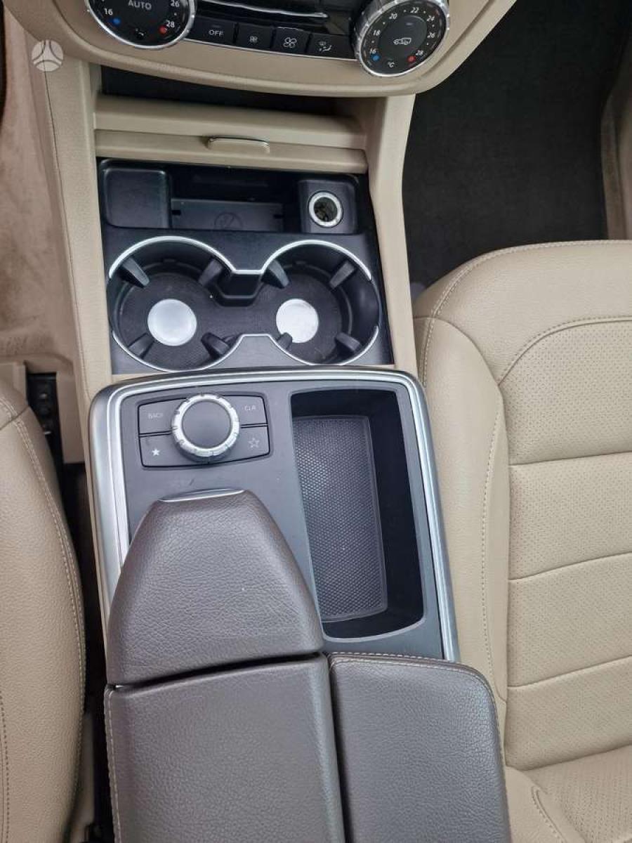 Black Mercedes-Benz ML 350 2014 in Kaunas, with an engine capacity of 2.99 L and mileage of 234 thousand km for 13990 €, photo 19 on AUTOMOTO.COM.LV