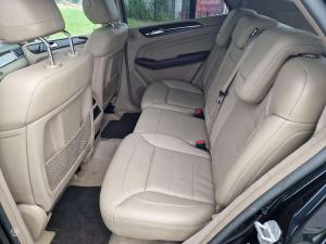 Black Mercedes-Benz ML 350 2014 in Kaunas, with an engine capacity of 2.99 L and mileage of 234 thousand km for 13990 €, photo 24 on AUTOMOTO.COM.LV