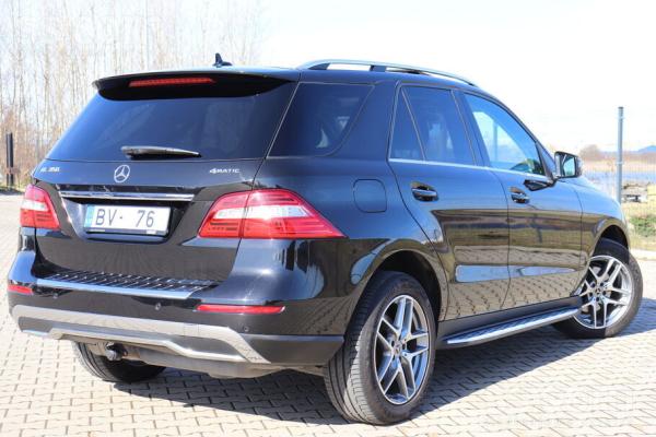 Black Mercedes-Benz ML 350 2014 in Riga, with an engine capacity of 3.00 L and mileage of 336 thousand km for 15500 €, photo 8 on AUTOMOTO.COM.LV