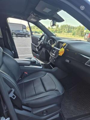 Black Mercedes-Benz ML 350 2014 in Vilnius, with an engine capacity of 2.99 L and mileage of 250 thousand km for 11999 €, photo 9 on AUTOMOTO.COM.LV