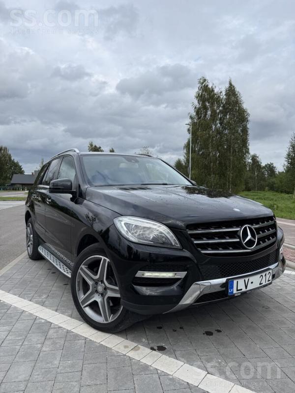 Мерседес МЛ 350 2014 в Елгава на AUTOMOTO.COM.LV Черный Мерседес МЛ 350 2014 в Елгава, объемом двигателя 3.00 л и пробегом 350 тыс. км за 13990 €, фото 1 на AUTOMOTO.COM.LV