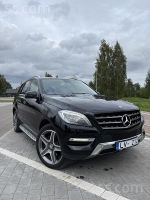 Black Mercedes-Benz ML 350 2014 in Jelgava, with an engine capacity of 3.00 L and mileage of 350 thousand km for 13990 €, photo  on AUTOMOTO.COM.LV