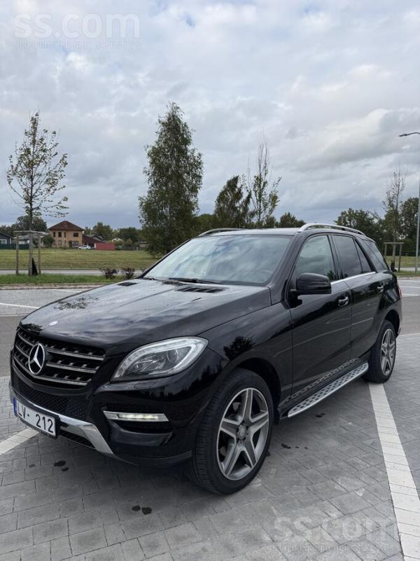 Мерседес МЛ 350 2014 в Елгава на AUTOMOTO.COM.LV Черный Мерседес МЛ 350 2014 в Елгава, объемом двигателя 3.00 л и пробегом 350 тыс. км за 13990 €, фото 4 на AUTOMOTO.COM.LV