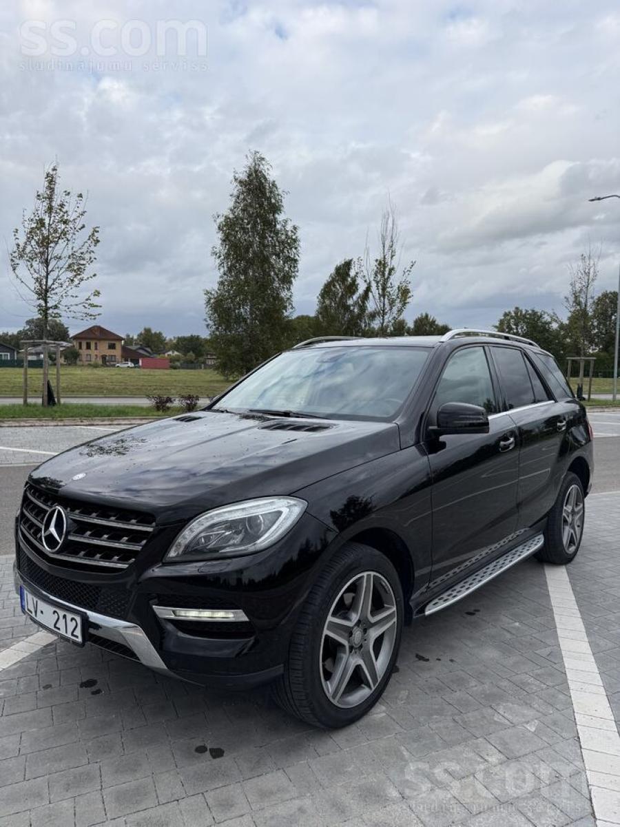 Melns Mercedes-Benz ML 350 2014 Jelgava, ar dzinēja tilpumu 3.00 L un nobraukumu 350 tūkst. km par 13990 €, foto 4 vietnē AUTOMOTO.COM.LV