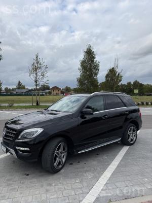 Melns Mercedes-Benz ML 350 2014 Jelgava, ar dzinēja tilpumu 3.00 L un nobraukumu 350 tūkst. km par 13990 €, foto 5 vietnē AUTOMOTO.COM.LV
