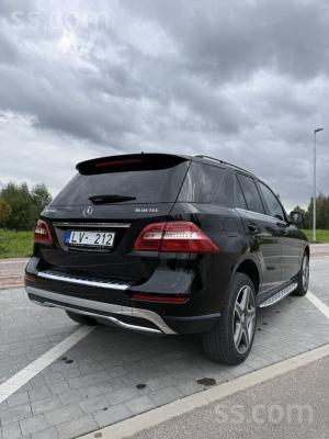 Melns Mercedes-Benz ML 350 2014 Jelgava, ar dzinēja tilpumu 3.00 L un nobraukumu 350 tūkst. km par 13990 €, foto 9 vietnē AUTOMOTO.COM.LV