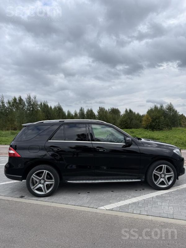 Мерседес МЛ 350 2014 в Елгава на AUTOMOTO.COM.LV Черный Мерседес МЛ 350 2014 в Елгава, объемом двигателя 3.00 л и пробегом 350 тыс. км за 13990 €, фото 10 на AUTOMOTO.COM.LV