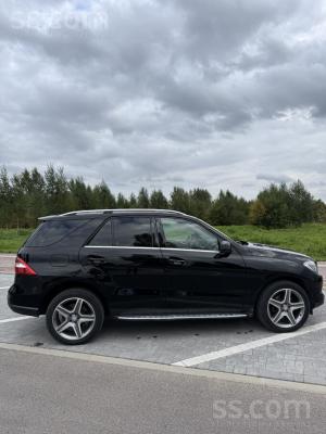 Melns Mercedes-Benz ML 350 2014 Jelgava, ar dzinēja tilpumu 3.00 L un nobraukumu 350 tūkst. km par 13990 €, foto 10 vietnē AUTOMOTO.COM.LV