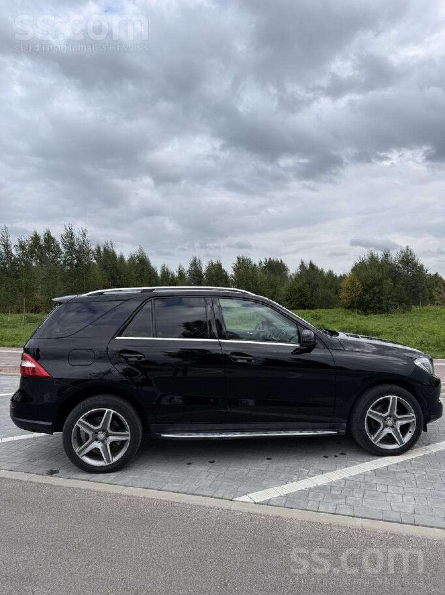 Melns Mercedes-Benz ML 350 2014 Jelgava, ar dzinēja tilpumu 3.00 L un nobraukumu 350 tūkst. km par 13990 €, foto 10 vietnē AUTOMOTO.COM.LV