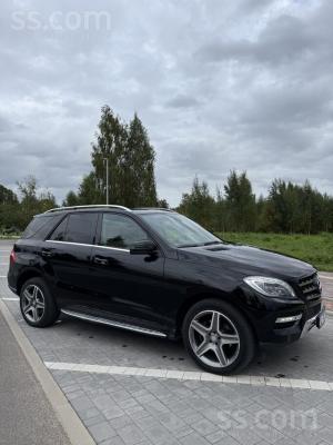 Melns Mercedes-Benz ML 350 2014 Jelgava, ar dzinēja tilpumu 3.00 L un nobraukumu 350 tūkst. km par 13990 €, foto 11 vietnē AUTOMOTO.COM.LV