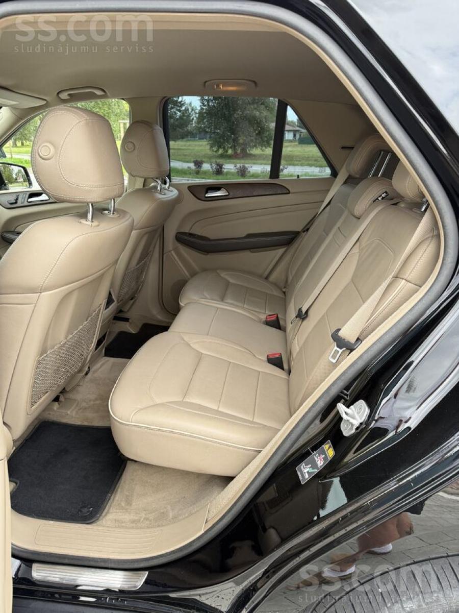 Melns Mercedes-Benz ML 350 2014 Jelgava, ar dzinēja tilpumu 3.00 L un nobraukumu 350 tūkst. km par 13990 €, foto 13 vietnē AUTOMOTO.COM.LV