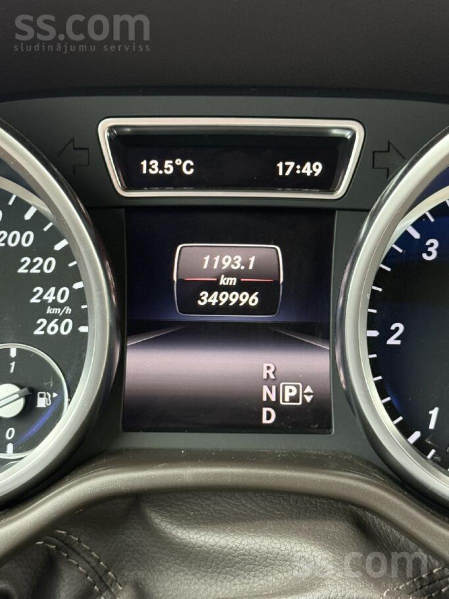 Melns Mercedes-Benz ML 350 2014 Jelgava, ar dzinēja tilpumu 3.00 L un nobraukumu 350 tūkst. km par 13990 €, foto 23 vietnē AUTOMOTO.COM.LV