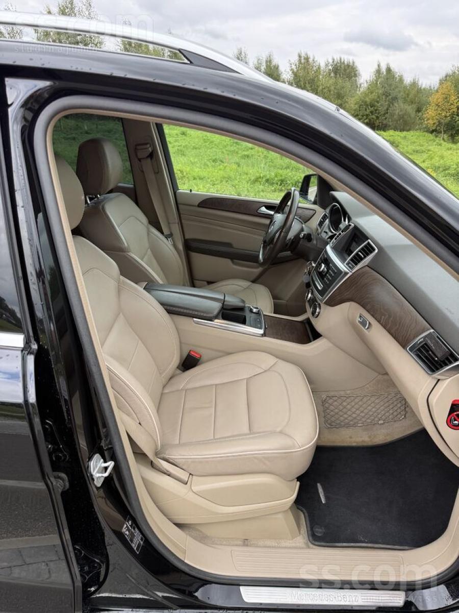 Melns Mercedes-Benz ML 350 2014 Jelgava, ar dzinēja tilpumu 3.00 L un nobraukumu 350 tūkst. km par 13990 €, foto 24 vietnē AUTOMOTO.COM.LV