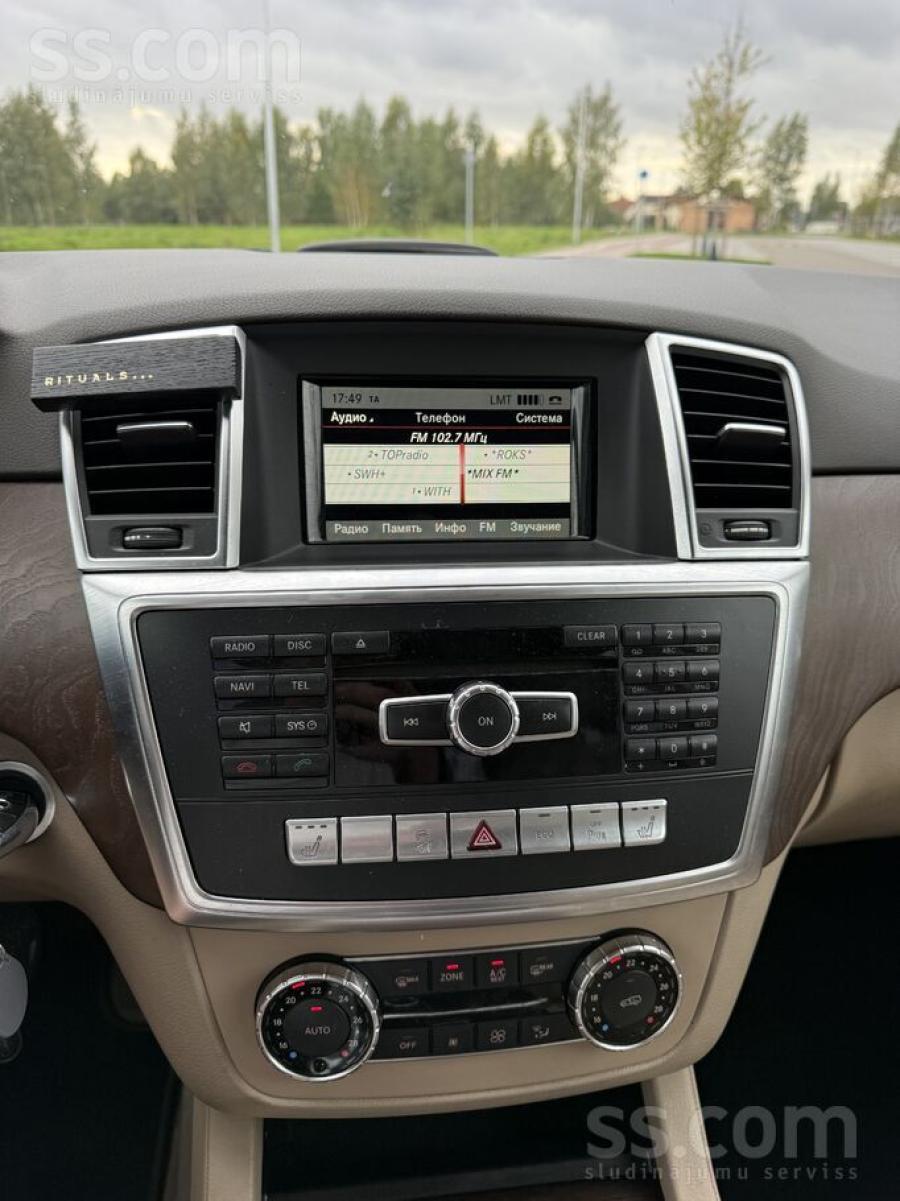 Melns Mercedes-Benz ML 350 2014 Jelgava, ar dzinēja tilpumu 3.00 L un nobraukumu 350 tūkst. km par 13990 €, foto 25 vietnē AUTOMOTO.COM.LV
