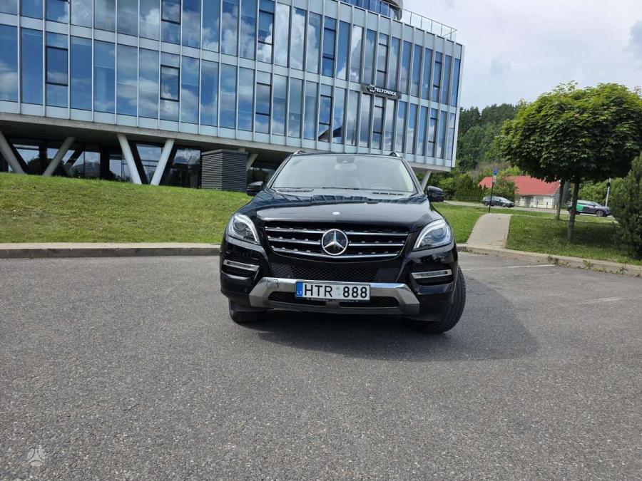 Melns Mercedes-Benz ML 350 2015 Viļņa, ar dzinēja tilpumu 2.99 L un nobraukumu 252 tūkst. km par 17000 €, foto 4 vietnē AUTOMOTO.COM.LV