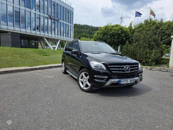 Melns Mercedes-Benz ML 350 2015 Viļņa, ar dzinēja tilpumu 2.99 L un nobraukumu 252 tūkst. km par 17000 €, foto 4 vietnē AUTOMOTO.COM.LV