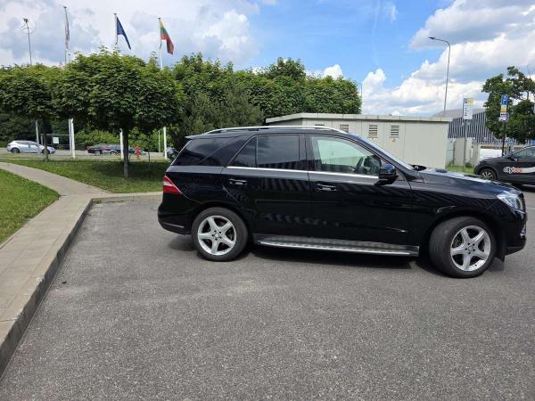 Melns Mercedes-Benz ML 350 2015 Viļņa, ar dzinēja tilpumu 2.99 L un nobraukumu 252 tūkst. km par 17000 €, foto 6 vietnē AUTOMOTO.COM.LV