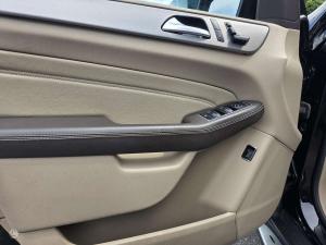Melns Mercedes-Benz ML 350 2015 Viļņa, ar dzinēja tilpumu 2.99 L un nobraukumu 252 tūkst. km par 17000 €, foto 14 vietnē AUTOMOTO.COM.LV
