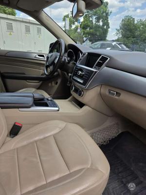 Melns Mercedes-Benz ML 350 2015 Viļņa, ar dzinēja tilpumu 2.99 L un nobraukumu 252 tūkst. km par 17000 €, foto 20 vietnē AUTOMOTO.COM.LV
