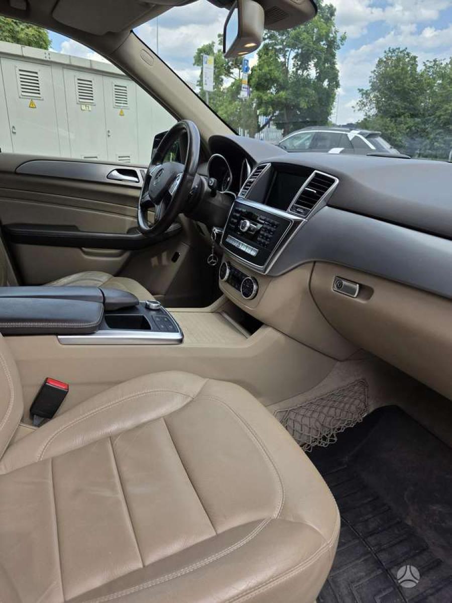 Melns Mercedes-Benz ML 350 2015 Viļņa, ar dzinēja tilpumu 2.99 L un nobraukumu 252 tūkst. km par 17000 €, foto 20 vietnē AUTOMOTO.COM.LV