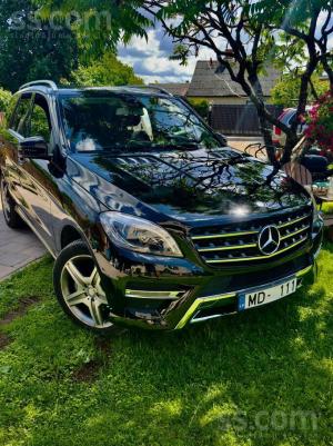 Melns Mercedes-Benz ML 350 2015 Rīga, ar dzinēja tilpumu 3.00 L un nobraukumu 200 tūkst. km par 17250 €, foto 5 vietnē AUTOMOTO.COM.LV