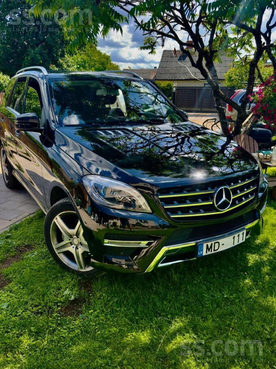 Melns Mercedes-Benz ML 350 2015 Rīga, ar dzinēja tilpumu 3.00 L un nobraukumu 200 tūkst. km par 17250 €, foto 5 vietnē AUTOMOTO.COM.LV
