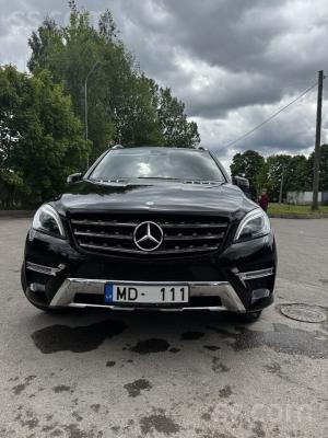 Melns Mercedes-Benz ML 350 2015 Rīga, ar dzinēja tilpumu 3.00 L un nobraukumu 200 tūkst. km par 17250 €, foto 6 vietnē AUTOMOTO.COM.LV