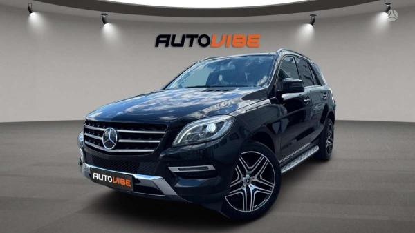Black Mercedes-Benz ML 350 2015 in Vilnius, with an engine capacity of 2.99 L and mileage of 133 thousand km for 18333 €, photo 1 on AUTOMOTO.COM.LV