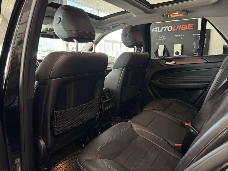 Black Mercedes-Benz ML 350 2015 in Vilnius, with an engine capacity of 2.99 L and mileage of 133 thousand km for 17900 €, photo 18 on AUTOMOTO.COM.LV