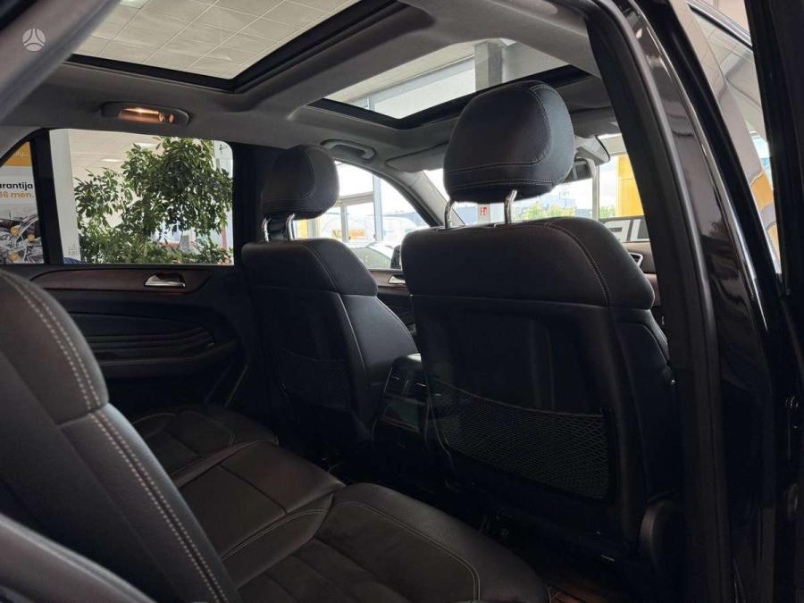 Black Mercedes-Benz ML 350 2015 in Vilnius, with an engine capacity of 2.99 L and mileage of 133 thousand km for 17900 €, photo 19 on AUTOMOTO.COM.LV