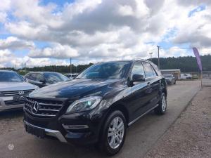 Melns Mercedes-Benz ML 350 2015 Viļņa, ar dzinēja tilpumu 3.00 L un nobraukumu 299 tūkst. km par 14750 €, foto  vietnē AUTOMOTO.COM.LV