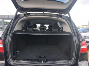 Melns Mercedes-Benz ML 350 2015 Viļņa, ar dzinēja tilpumu 3.00 L un nobraukumu 299 tūkst. km par 14750 €, foto 8 vietnē AUTOMOTO.COM.LV