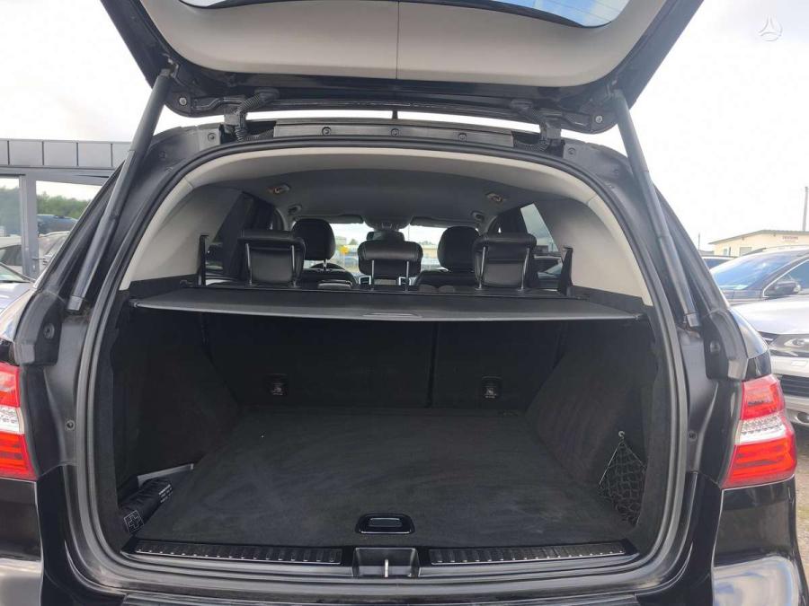 Melns Mercedes-Benz ML 350 2015 Viļņa, ar dzinēja tilpumu 3.00 L un nobraukumu 299 tūkst. km par 14750 €, foto 8 vietnē AUTOMOTO.COM.LV