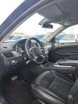 Melns Mercedes-Benz ML 350 2015 Viļņa, ar dzinēja tilpumu 3.00 L un nobraukumu 299 tūkst. km par 14750 €, foto 20 vietnē AUTOMOTO.COM.LV
